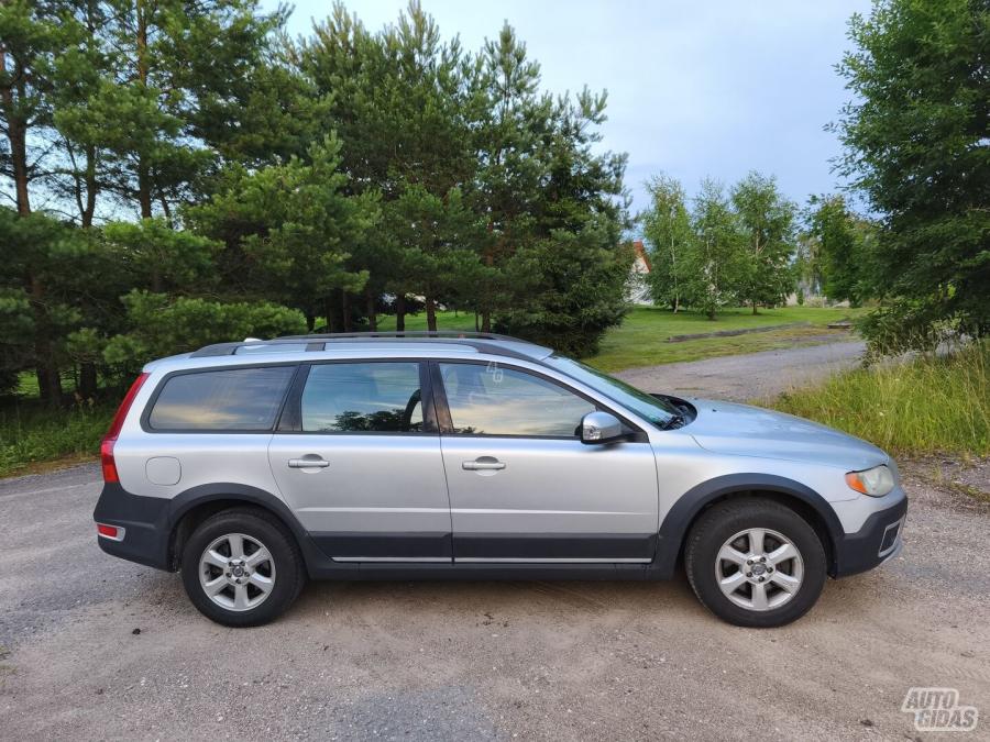 Grey Volvo XC70 2009 in Elektrenai, with an engine capacity of 2.40 L and mileage of 308 thousand km for 5600 €, photo 6 on AUTOMOTO.COM.LV