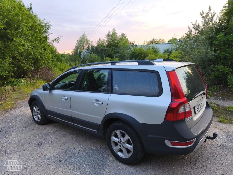Grey Volvo XC70 2009 in Elektrenai, with an engine capacity of 2.40 L and mileage of 308 thousand km for 5600 €, photo 11 on AUTOMOTO.COM.LV