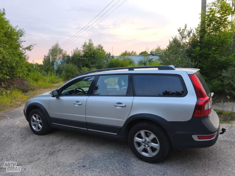 Grey Volvo XC70 2009 in Elektrenai, with an engine capacity of 2.40 L and mileage of 308 thousand km for 5600 €, photo 12 on AUTOMOTO.COM.LV