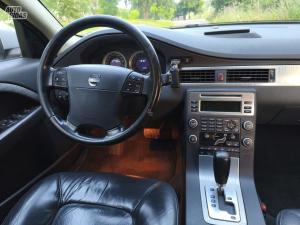 Grey Volvo XC70 2009 in Elektrenai, with an engine capacity of 2.40 L and mileage of 308 thousand km for 5600 €, photo 19 on AUTOMOTO.COM.LV