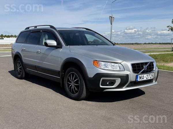 Grey Volvo XC70 2009 in Liepaja, with an engine capacity of 2.40 L and mileage of 345 thousand km for 6600 €, photo 3 on AUTOMOTO.COM.LV