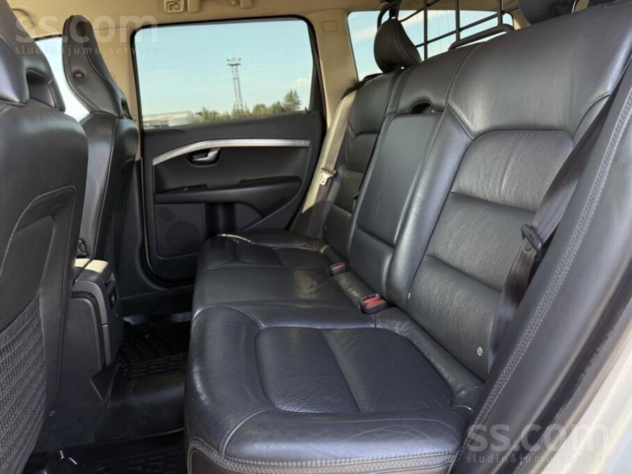 Pelēks Volvo XC70 2009 Liepāja, ar dzinēja tilpumu 2.40 L un nobraukumu 345 tūkst. km par 6600 €, foto 11 vietnē AUTOMOTO.COM.LV