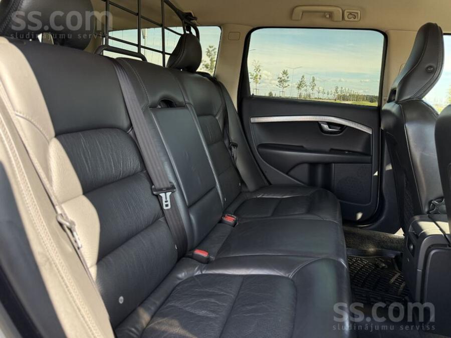 Pelēks Volvo XC70 2009 Liepāja, ar dzinēja tilpumu 2.40 L un nobraukumu 345 tūkst. km par 6600 €, foto 12 vietnē AUTOMOTO.COM.LV