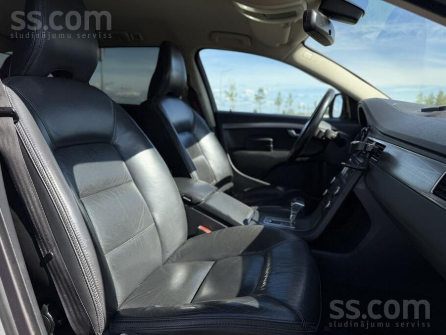 Pelēks Volvo XC70 2009 Liepāja, ar dzinēja tilpumu 2.40 L un nobraukumu 345 tūkst. km par 6600 €, foto 14 vietnē AUTOMOTO.COM.LV