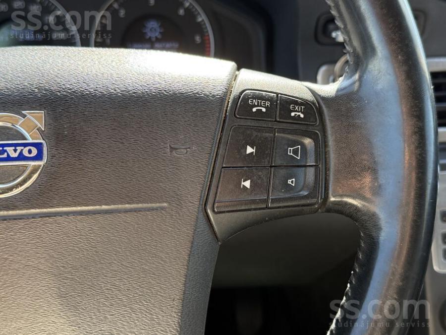 Pelēks Volvo XC70 2009 Liepāja, ar dzinēja tilpumu 2.40 L un nobraukumu 345 tūkst. km par 6600 €, foto 17 vietnē AUTOMOTO.COM.LV