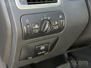 Pelēks Volvo XC70 2009 Liepāja, ar dzinēja tilpumu 2.40 L un nobraukumu 345 tūkst. km par 6600 €, foto 22 vietnē AUTOMOTO.COM.LV
