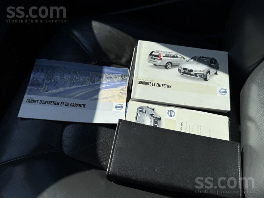 Pelēks Volvo XC70 2009 Liepāja, ar dzinēja tilpumu 2.40 L un nobraukumu 345 tūkst. km par 6600 €, foto 25 vietnē AUTOMOTO.COM.LV