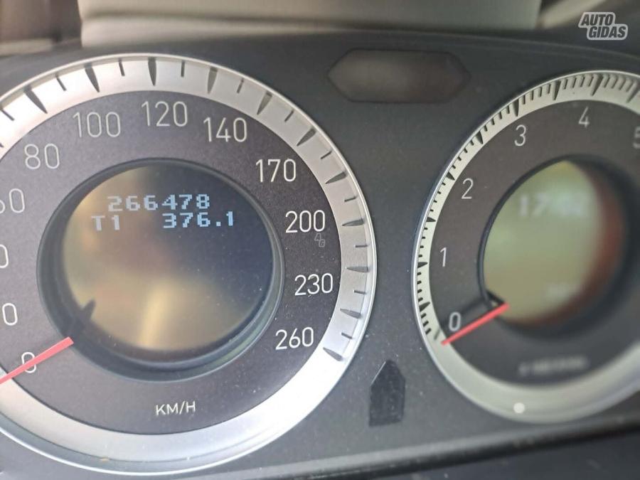 Grey Volvo XC70 2009 in Kazlu Ruda, with an engine capacity of 3.20 L and mileage of 266 thousand km for 5200 €, photo 16 on AUTOMOTO.COM.LV