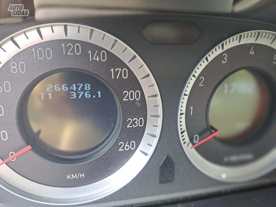 Grey Volvo XC70 2009 in Kazlu Ruda, with an engine capacity of 3.20 L and mileage of 266 thousand km for 5200 €, photo 17 on AUTOMOTO.COM.LV