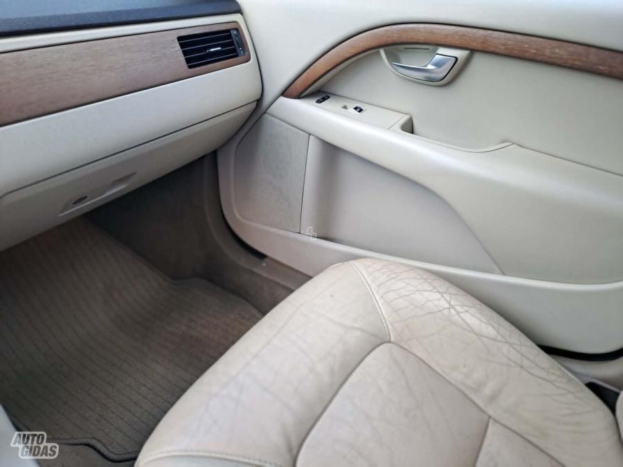 Grey Volvo XC70 2009 in Kazlu Ruda, with an engine capacity of 3.20 L and mileage of 266 thousand km for 5200 €, photo 20 on AUTOMOTO.COM.LV