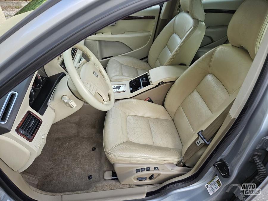 Grey Volvo XC70 2009 in Kaunas, with an engine capacity of 3.20 L and mileage of 130 thousand km for 5250 €, photo 12 on AUTOMOTO.COM.LV