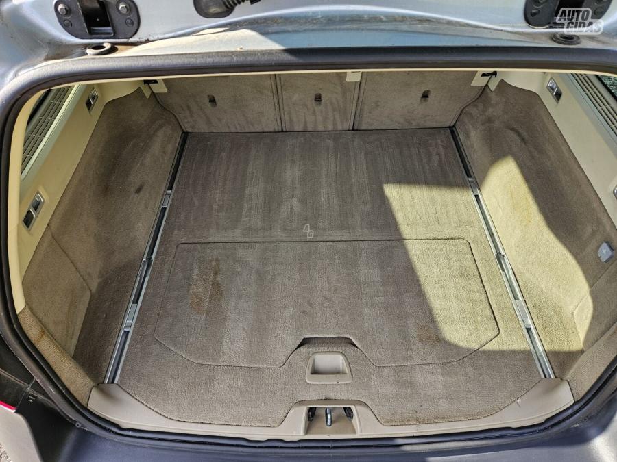 Grey Volvo XC70 2009 in Kaunas, with an engine capacity of 3.20 L and mileage of 130 thousand km for 5250 €, photo 21 on AUTOMOTO.COM.LV
