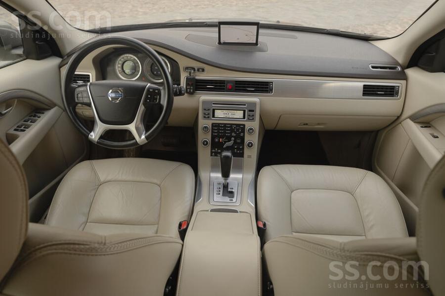 Pelēks Volvo XC70 2010 Jelgava, ar dzinēja tilpumu 2.40 L un nobraukumu 0 tūkst. km par 7990 €, foto 7 vietnē AUTOMOTO.COM.LV