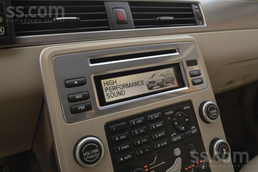 Pelēks Volvo XC70 2010 Jelgava, ar dzinēja tilpumu 2.40 L un nobraukumu 0 tūkst. km par 7990 €, foto 13 vietnē AUTOMOTO.COM.LV