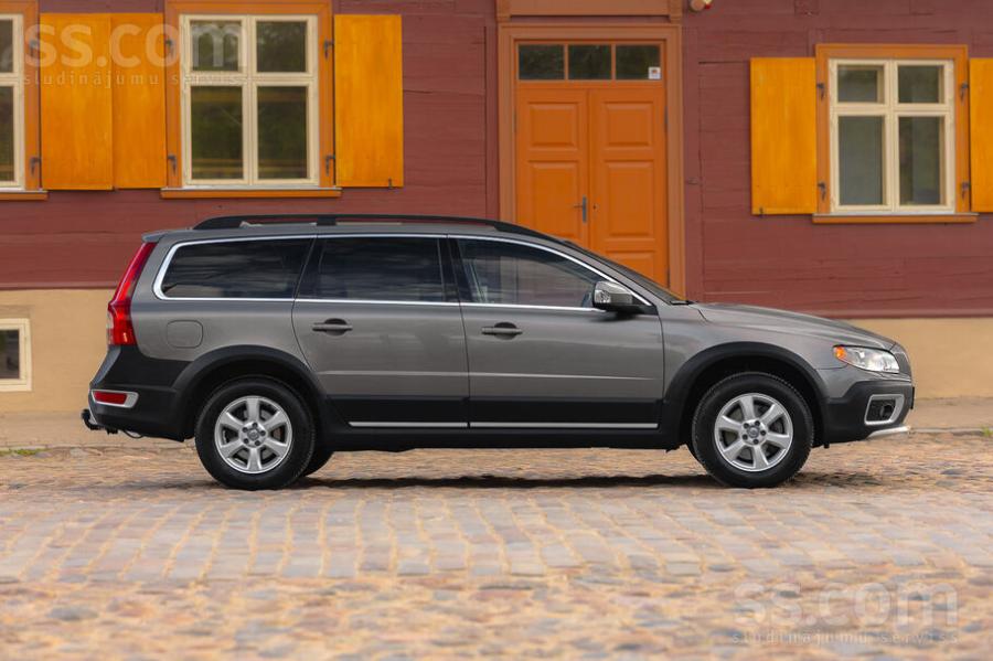 Pelēks Volvo XC70 2010 Jelgava, ar dzinēja tilpumu 2.40 L un nobraukumu 0 tūkst. km par 7990 €, foto 17 vietnē AUTOMOTO.COM.LV