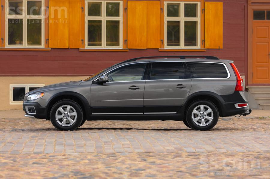 Pelēks Volvo XC70 2010 Jelgava, ar dzinēja tilpumu 2.40 L un nobraukumu 0 tūkst. km par 7990 €, foto 18 vietnē AUTOMOTO.COM.LV