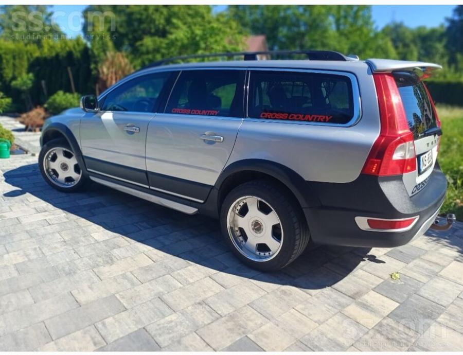 Pelēks Volvo XC70 2010 Jūrmala, ar dzinēja tilpumu 2.40 L un nobraukumu 286 tūkst. km par 6980 €, foto 1 vietnē AUTOMOTO.COM.LV