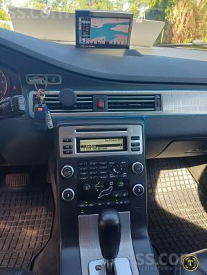 Pelēks Volvo XC70 2010 Jūrmala, ar dzinēja tilpumu 2.40 L un nobraukumu 286 tūkst. km par 6980 €, foto 9 vietnē AUTOMOTO.COM.LV