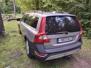 Pelēks Volvo XC70 2011 Panevēža, ar dzinēja tilpumu 2.00 L un nobraukumu 347 tūkst. km par 5700 €, foto  vietnē AUTOMOTO.COM.LV
