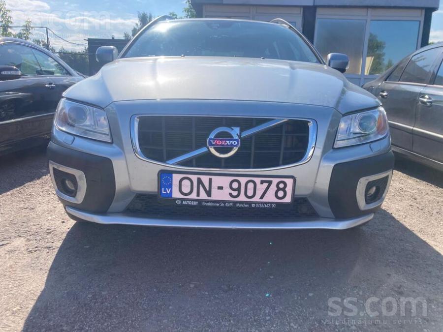 Pelēks Volvo XC70 2012 Rīga, ar dzinēja tilpumu 2.40 L un nobraukumu 370 tūkst. km par 8400 €, foto 3 vietnē AUTOMOTO.COM.LV