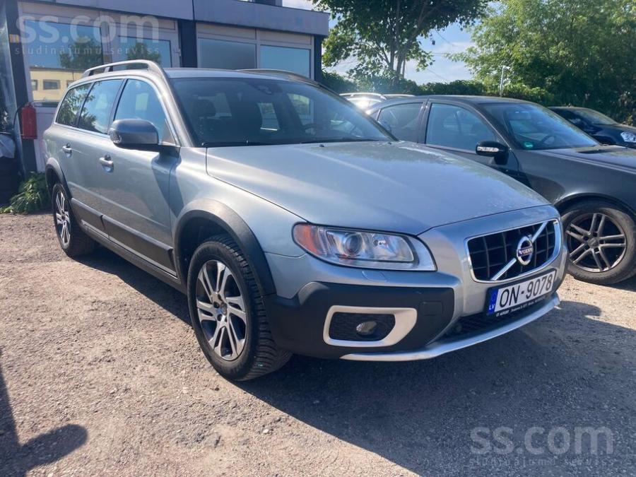 Pelēks Volvo XC70 2012 Rīga, ar dzinēja tilpumu 2.40 L un nobraukumu 370 tūkst. km par 8400 €, foto 4 vietnē AUTOMOTO.COM.LV
