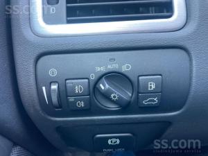 Pelēks Volvo XC70 2012 Rīga, ar dzinēja tilpumu 2.40 L un nobraukumu 370 tūkst. km par 8400 €, foto 10 vietnē AUTOMOTO.COM.LV