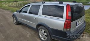 Grey Volvo XC70 2004 in Cesis, with an engine capacity of 2.40 L and mileage of 409 thousand km for 1500 €, photo 5 on AUTOMOTO.COM.LV
