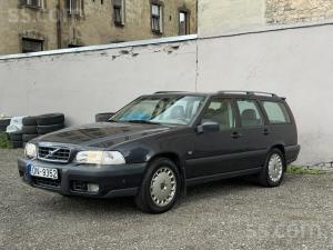 Grey Volvo XC70 1999 in Riga, with an engine capacity of 2.50 L and mileage of 305 thousand km for 2690 €, photo 3 on AUTOMOTO.COM.LV