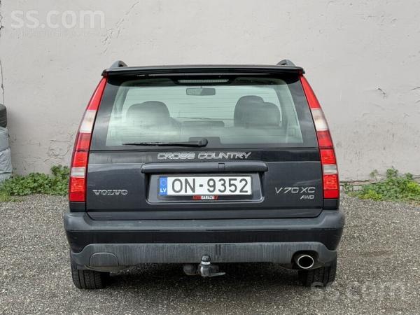Grey Volvo XC70 1999 in Riga, with an engine capacity of 2.50 L and mileage of 305 thousand km for 2690 €, photo 3 on AUTOMOTO.COM.LV