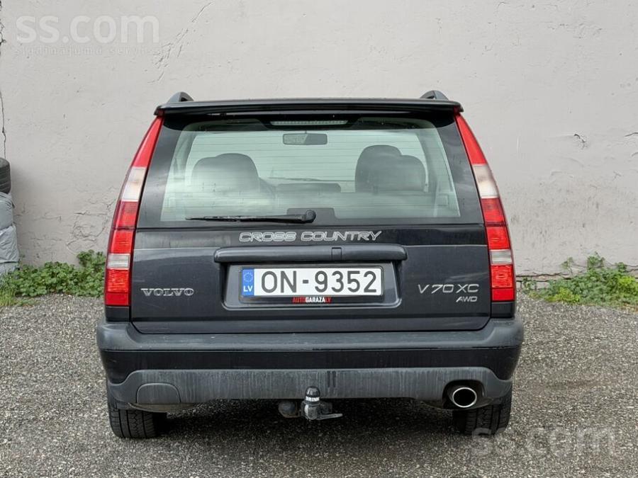 Grey Volvo XC70 1999 in Riga, with an engine capacity of 2.50 L and mileage of 305 thousand km for 2690 €, photo 4 on AUTOMOTO.COM.LV
