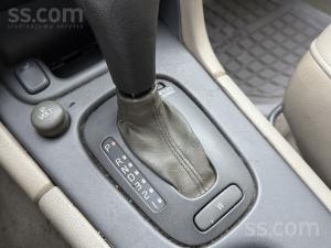 Grey Volvo XC70 1999 in Riga, with an engine capacity of 2.50 L and mileage of 305 thousand km for 2690 €, photo 13 on AUTOMOTO.COM.LV