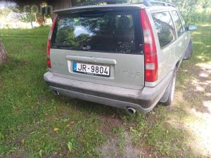 Pelēks Volvo XC70 1999 Jelgava, ar dzinēja tilpumu 2.40 L un nobraukumu 280 tūkst. km par 3500 €, foto 5 vietnē AUTOMOTO.COM.LV