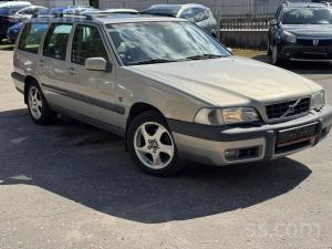 Pelēks Volvo XC70 2000 Rīga, ar dzinēja tilpumu 2.40 L un nobraukumu 177 tūkst. km par 3750 €, foto 4 vietnē AUTOMOTO.COM.LV
