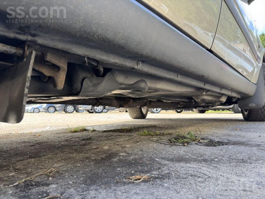 Pelēks Volvo XC70 2000 Rīga, ar dzinēja tilpumu 2.40 L un nobraukumu 177 tūkst. km par 3750 €, foto 18 vietnē AUTOMOTO.COM.LV