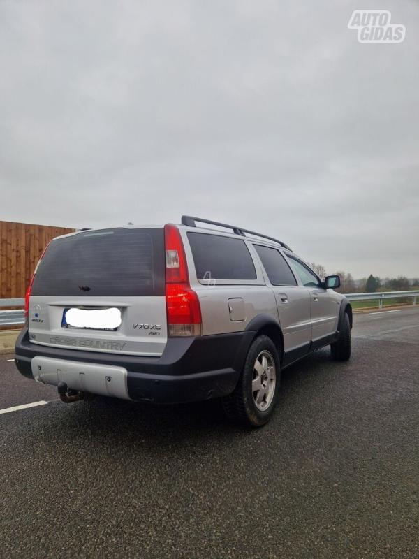 Grey Volvo XC70 2001 in Marijampole, with an engine capacity of 2.40 L and mileage of 245 thousand km for 950 €, photo 1 on AUTOMOTO.COM.LV