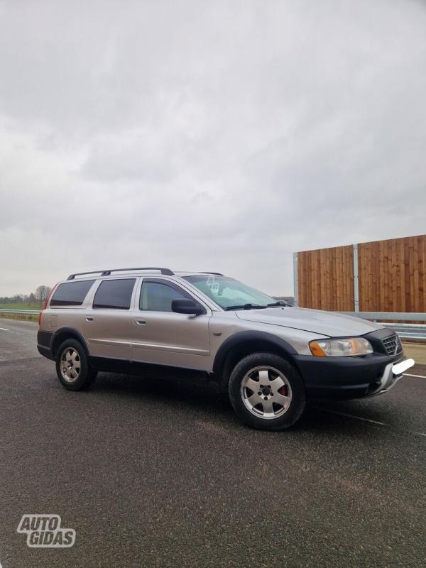 Grey Volvo XC70 2001 in Marijampole, with an engine capacity of 2.40 L and mileage of 245 thousand km for 950 €, photo 6 on AUTOMOTO.COM.LV