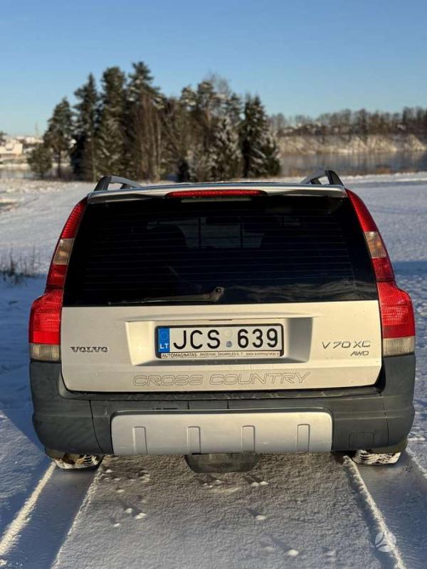 Pelēks Volvo XC70 2001 Plungė, ar dzinēja tilpumu 2.49 L un nobraukumu 239 tūkst. km par 2400 €, foto 3 vietnē AUTOMOTO.COM.LV