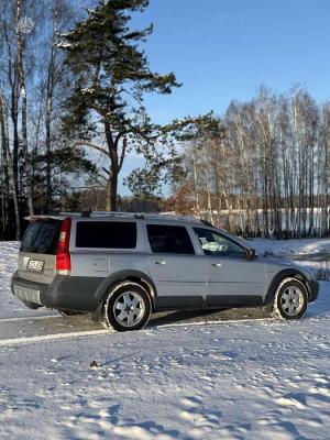 Grey Volvo XC70 2001 in Plunge, with an engine capacity of 2.49 L and mileage of 239 thousand km for 2400 €, photo 4 on AUTOMOTO.COM.LV