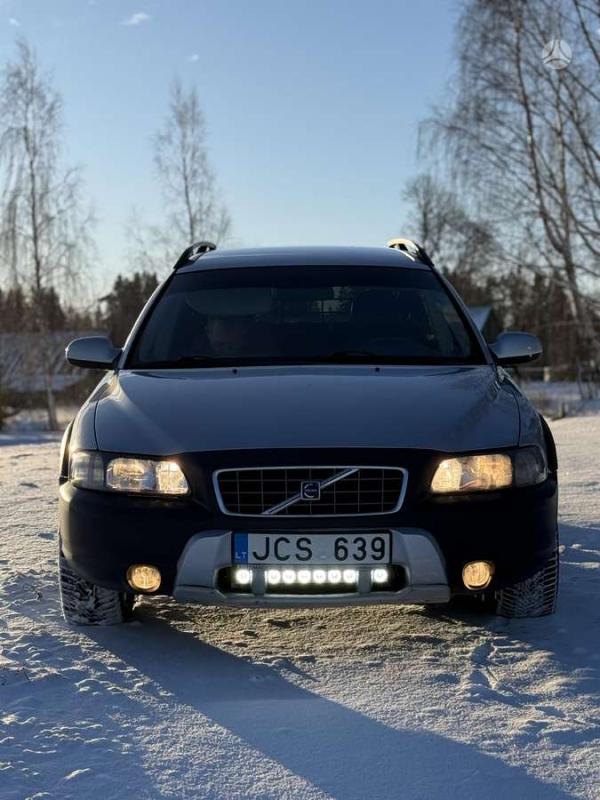 Pelēks Volvo XC70 2001 Plungė, ar dzinēja tilpumu 2.49 L un nobraukumu 239 tūkst. km par 2400 €, foto 5 vietnē AUTOMOTO.COM.LV
