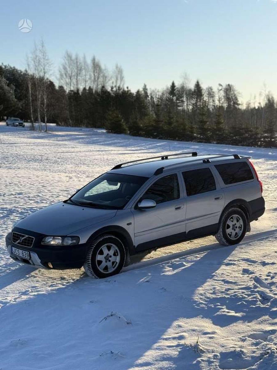 Grey Volvo XC70 2001 in Plunge, with an engine capacity of 2.49 L and mileage of 239 thousand km for 2400 €, photo 6 on AUTOMOTO.COM.LV