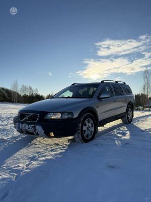 Grey Volvo XC70 2001 in Plunge, with an engine capacity of 2.49 L and mileage of 239 thousand km for 2400 €, photo 7 on AUTOMOTO.COM.LV