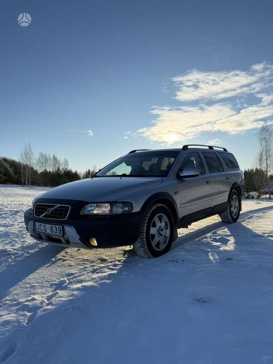 Grey Volvo XC70 2001 in Plunge, with an engine capacity of 2.49 L and mileage of 239 thousand km for 2400 €, photo 7 on AUTOMOTO.COM.LV