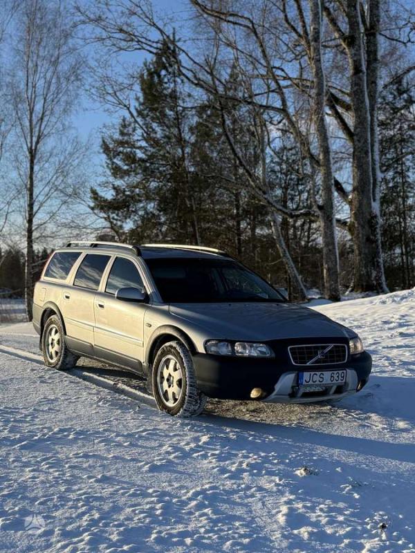 Pelēks Volvo XC70 2001 Plungė, ar dzinēja tilpumu 2.49 L un nobraukumu 239 tūkst. km par 2400 €, foto 8 vietnē AUTOMOTO.COM.LV