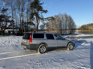 Grey Volvo XC70 2001 in Plunge, with an engine capacity of 2.49 L and mileage of 239 thousand km for 2400 €, photo 11 on AUTOMOTO.COM.LV
