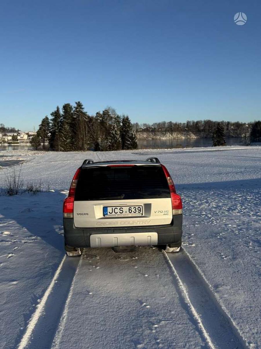 Grey Volvo XC70 2001 in Plunge, with an engine capacity of 2.49 L and mileage of 239 thousand km for 2400 €, photo 13 on AUTOMOTO.COM.LV