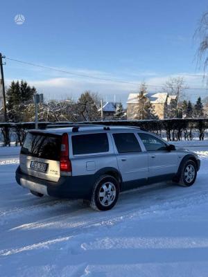 Grey Volvo XC70 2001 in Plunge, with an engine capacity of 2.49 L and mileage of 239 thousand km for 2400 €, photo 39 on AUTOMOTO.COM.LV