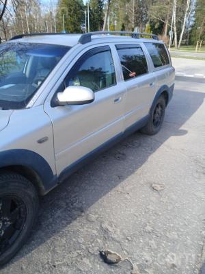 Grey Volvo XC70 2001 in Riga, with an engine capacity of 2.40 L and mileage of 0 thousand km for 1700 €, photo 3 on AUTOMOTO.COM.LV