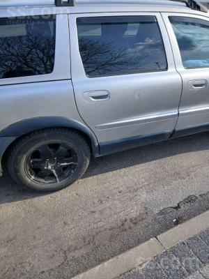 Grey Volvo XC70 2001 in Riga, with an engine capacity of 2.40 L and mileage of 0 thousand km for 1700 €, photo 4 on AUTOMOTO.COM.LV