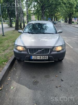 Pelēks Volvo XC70 2001 Rīga, ar dzinēja tilpumu 2.40 L un nobraukumu 0 tūkst. km par 1300 €, foto  vietnē AUTOMOTO.COM.LV