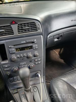 Grey Volvo XC70 2001 in Riga, with an engine capacity of 2.40 L and mileage of 473 thousand km for 1300 €, photo 6 on AUTOMOTO.COM.LV